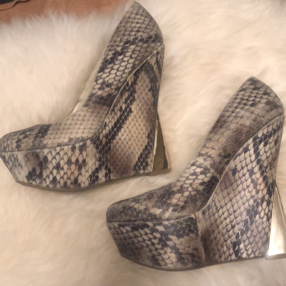 Sssstunning Faux Snake Skin Sky High Wedges - Gem